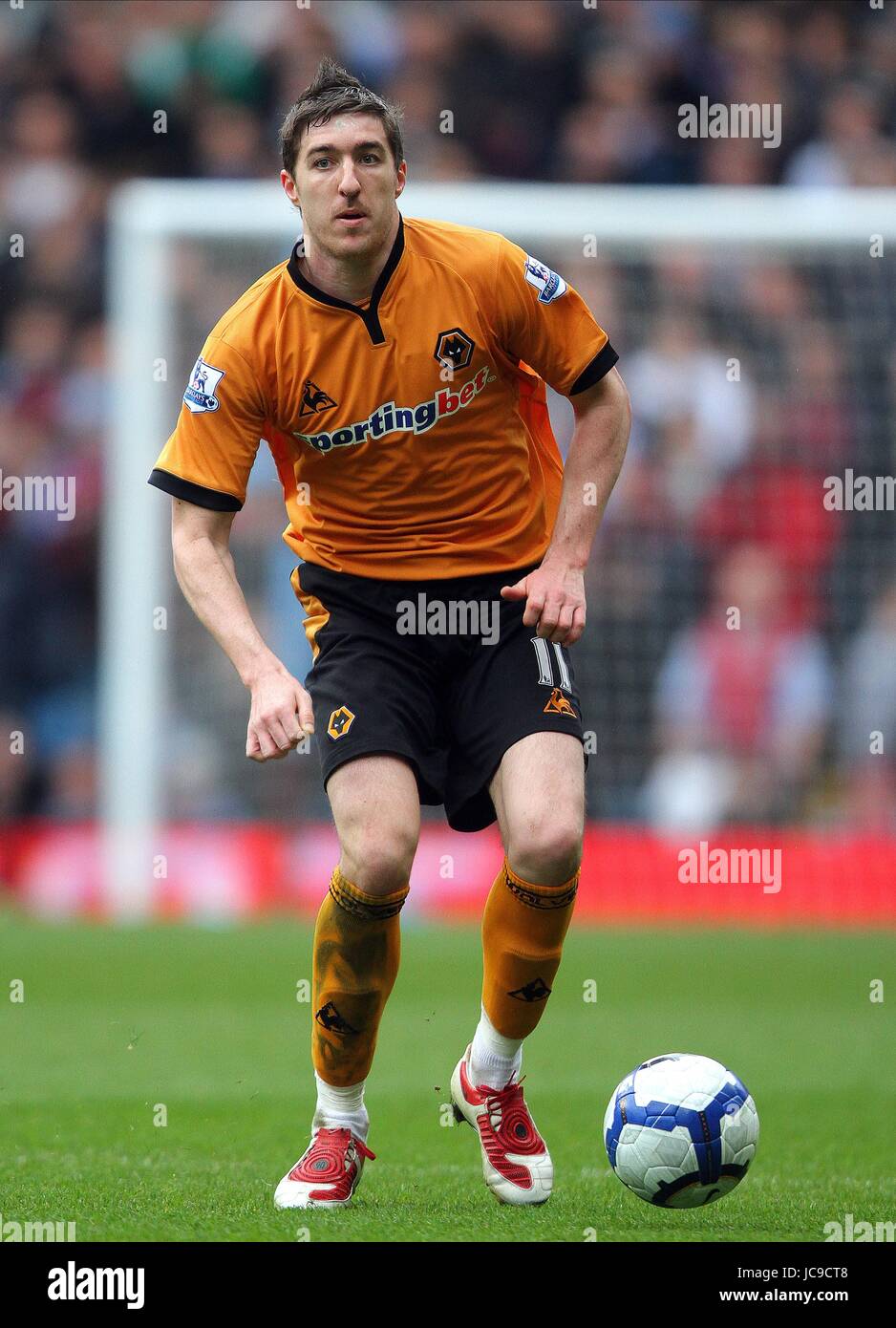 STEPHEN WARD WOLVERHAMPTON WANDERERS FC VILLA PARK BIRMINGHAM ENGLAND ...