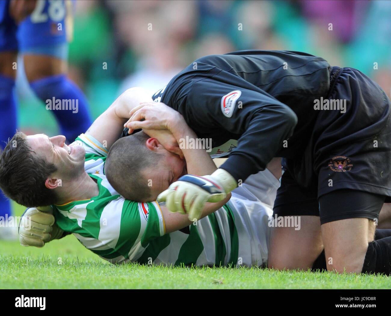 ROBBIE KEANE & GRAEME SMITH CELTIC V ST.JOHNSTONE CELTIC PARK GLASGOW ...