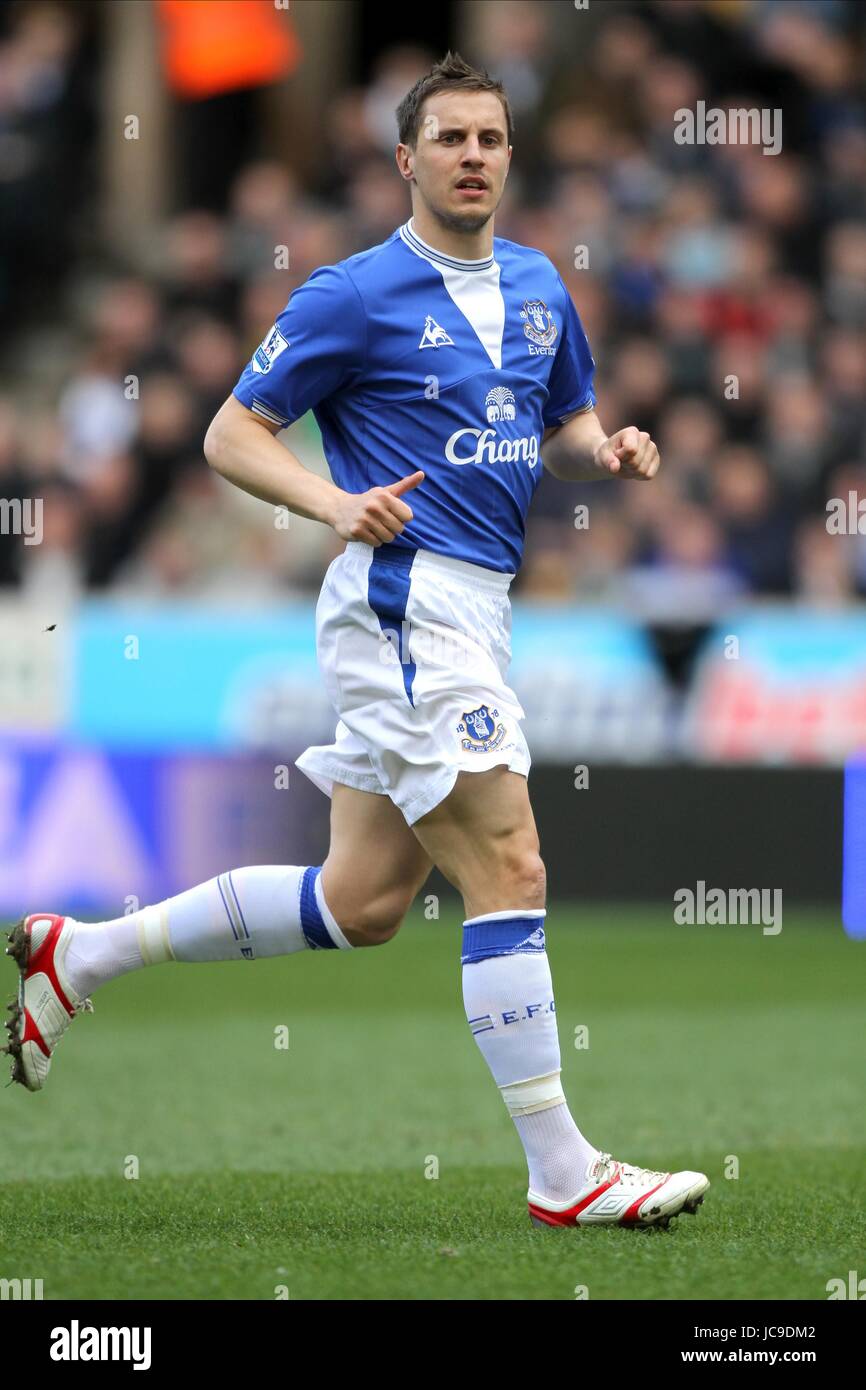 Phil jagielka celebrates hi-res stock photography and images - Alamy