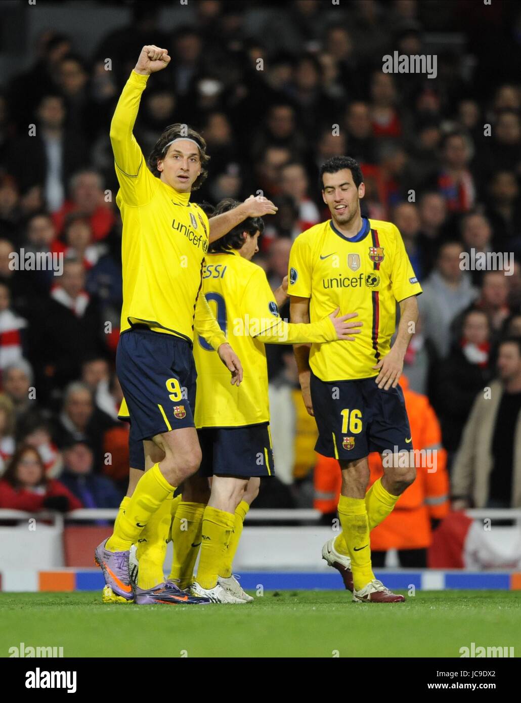 ZLATAN IBRAHIMOVIC CELEBRATES FC BARCELONA EMIRATES STADIUM LONDON ...