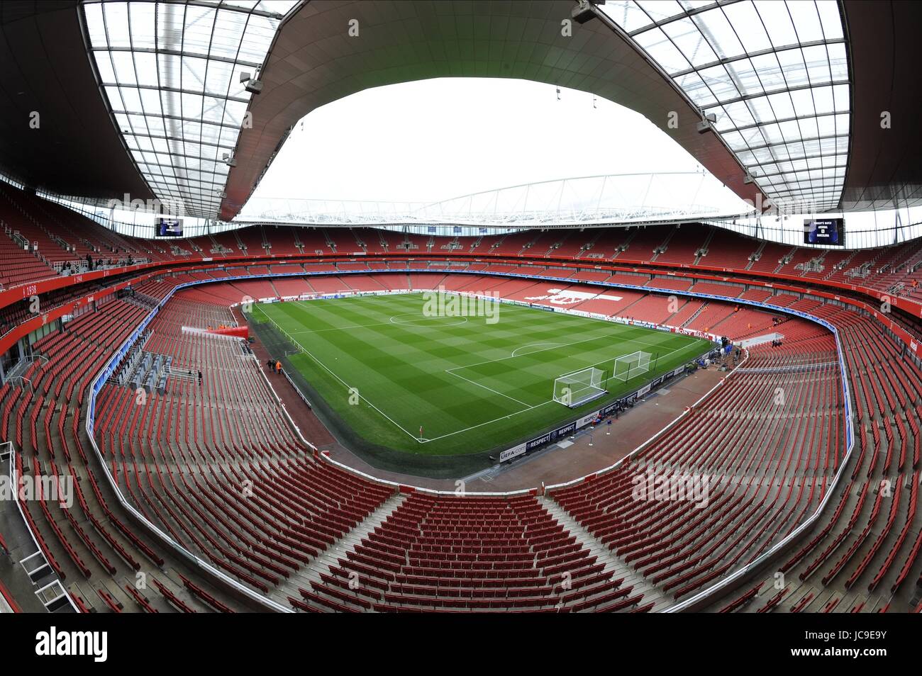 Emirates stadium view of hi-res stock photography and images - Alamy