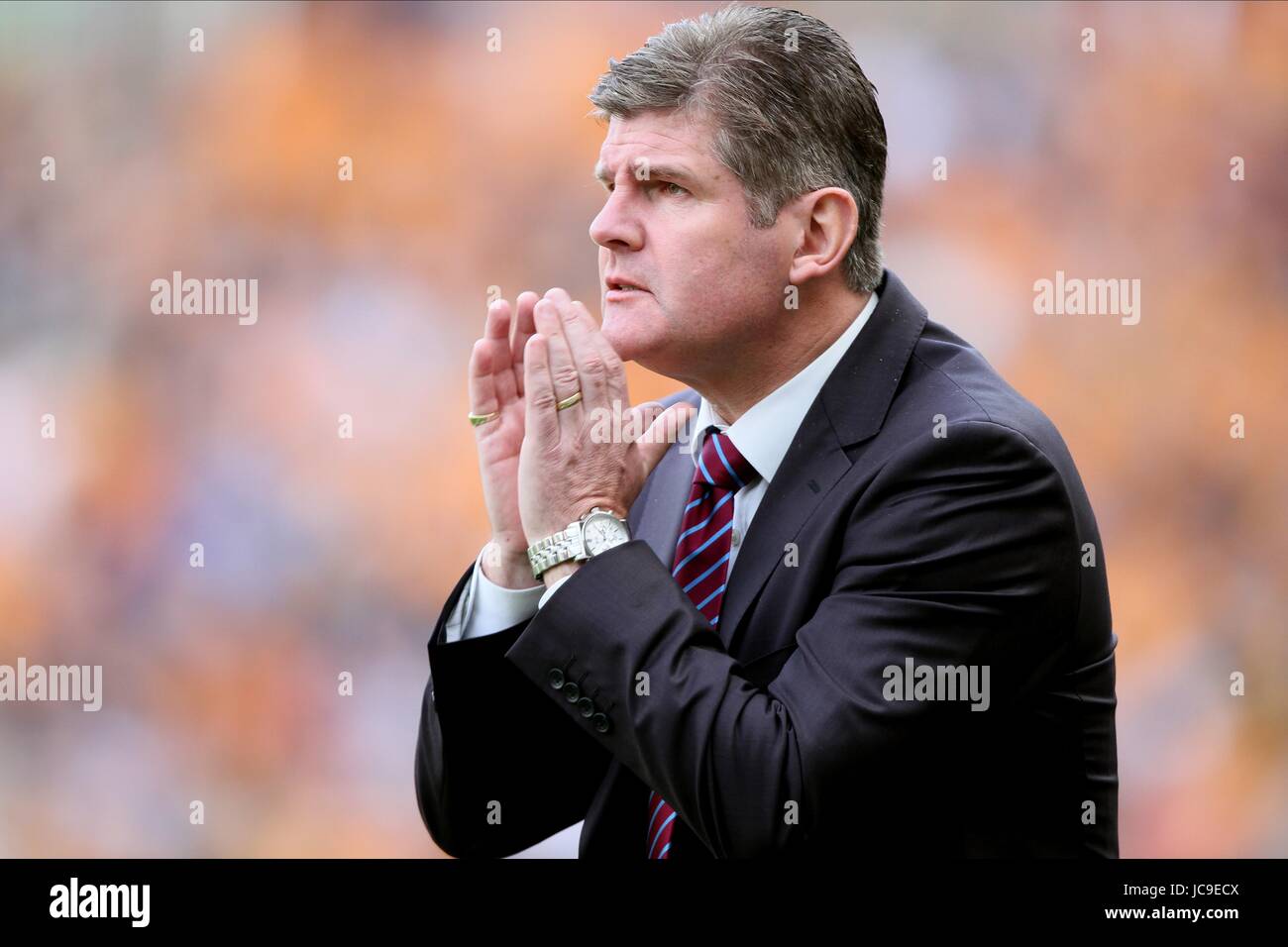 BRIAN LAWS BURNLEY FC MANAGER KC STADIUM HULL ENGLAND 10 April 2010 ...