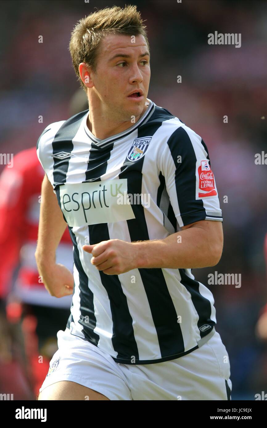 SIMON COX WEST BROMWICH ALBION FC KEEPMOAT STADIUM DONCASTER ENGLAND 10 ...