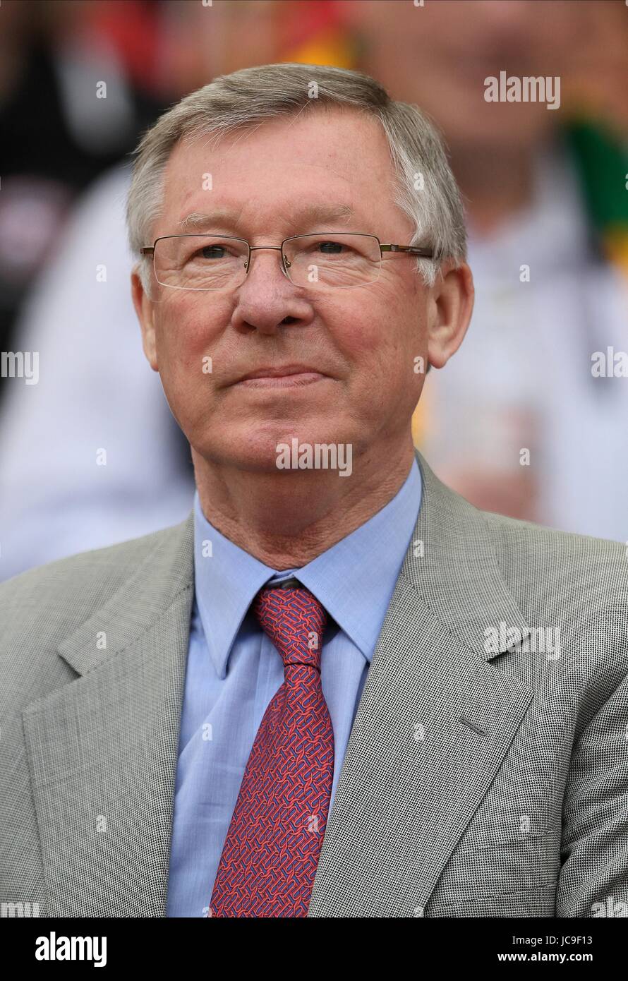 SIR ALEX FERGUSON MANCHESTER UNITED FC MANAGER MANCHESTER UNITED FC ...