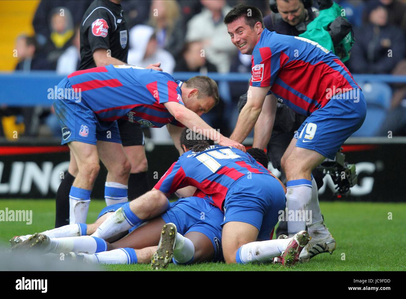 PALACE PLAYERS CELEBRATE SHEFFIELD WEDNESDAY V CRY SHEFFIELD WEDNESDAY ...