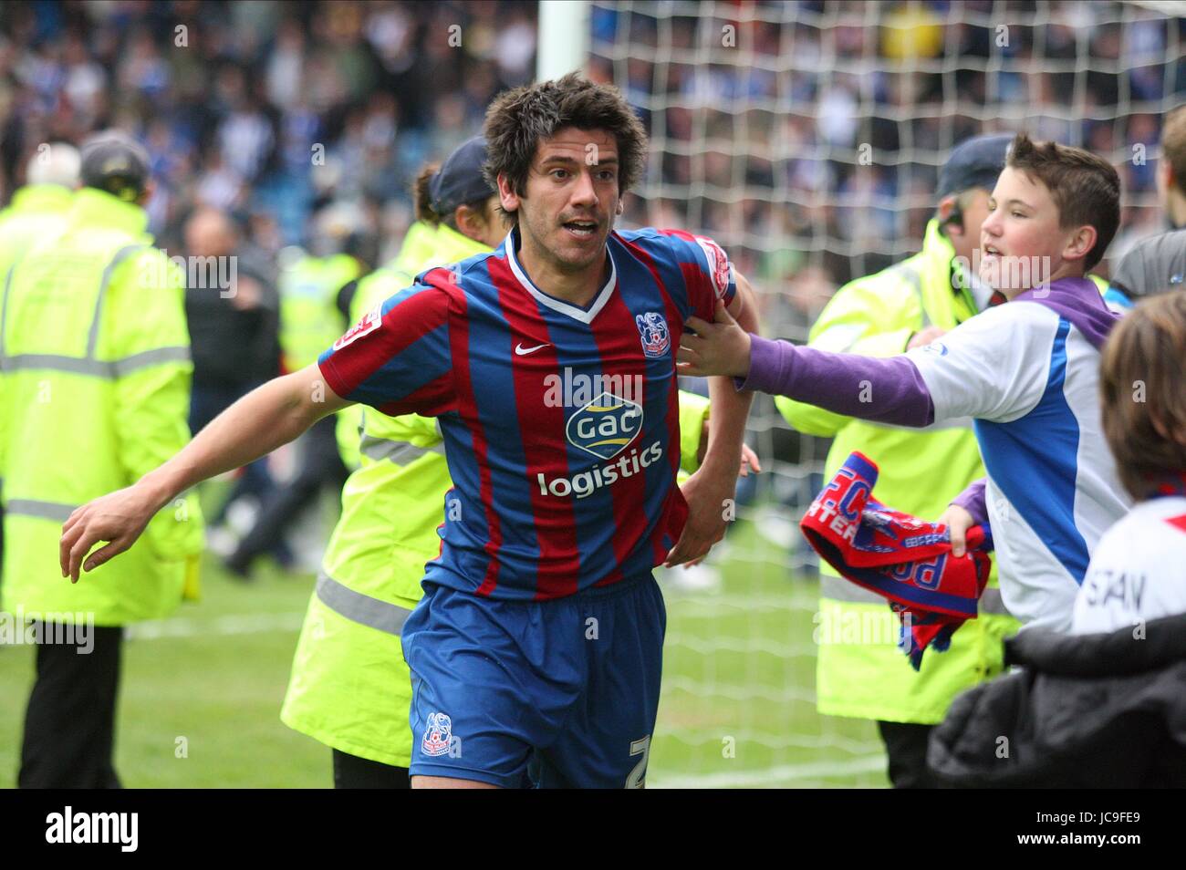 DANNY BUTTERFIELD & FANS CRYSTAL PALACE FC CRYSTAL PALACE FC ...