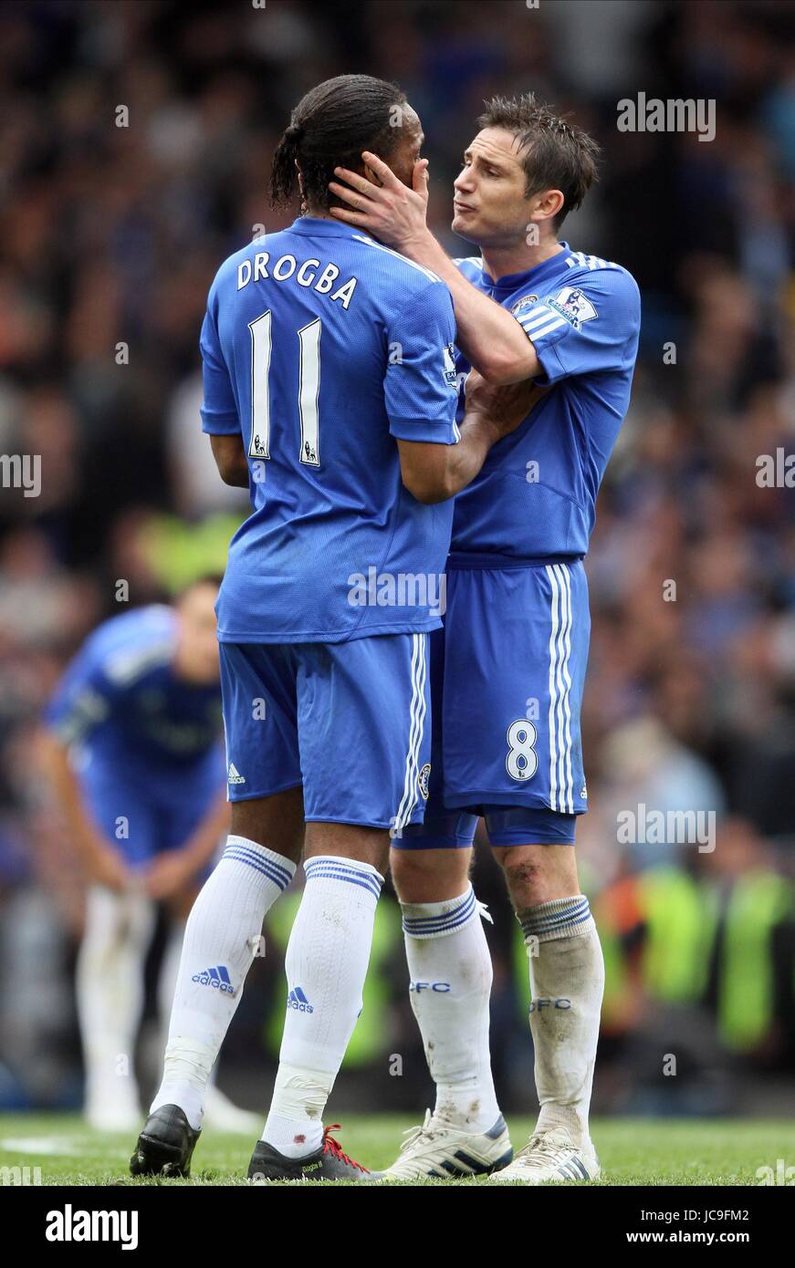 Drogba lampard hi-res stock photography and images - Alamy