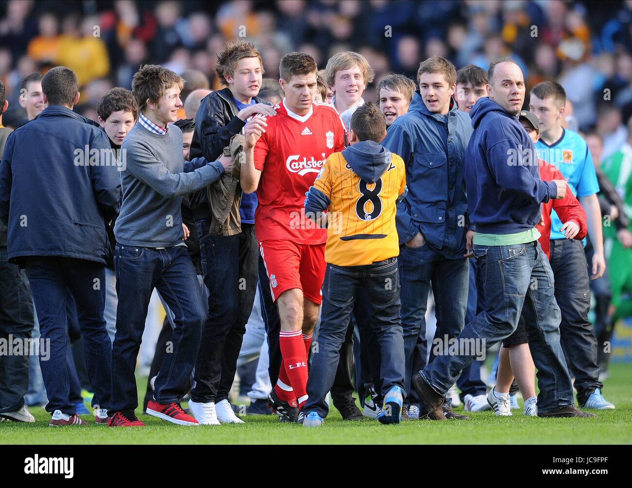 STEVEN GERRARD HULL V LIVERPOOL HULL V LIVERPOOL KC STADIUM HULL ...