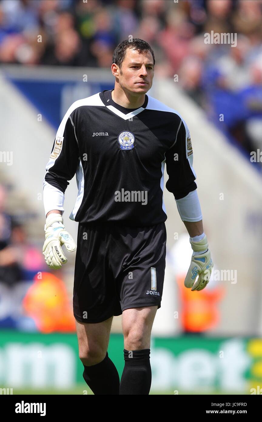 CHRIS WEALE LEICESTER CITY FC LEICESTER CITY FC WALKERS STADIUM ...