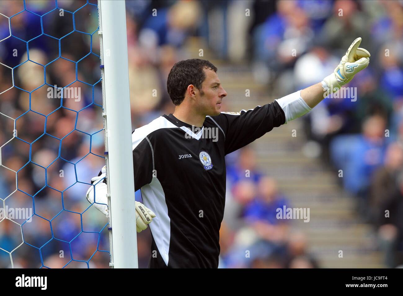 CHRIS WEALE LEICESTER CITY FC LEICESTER CITY FC WALKERS STADIUM ...