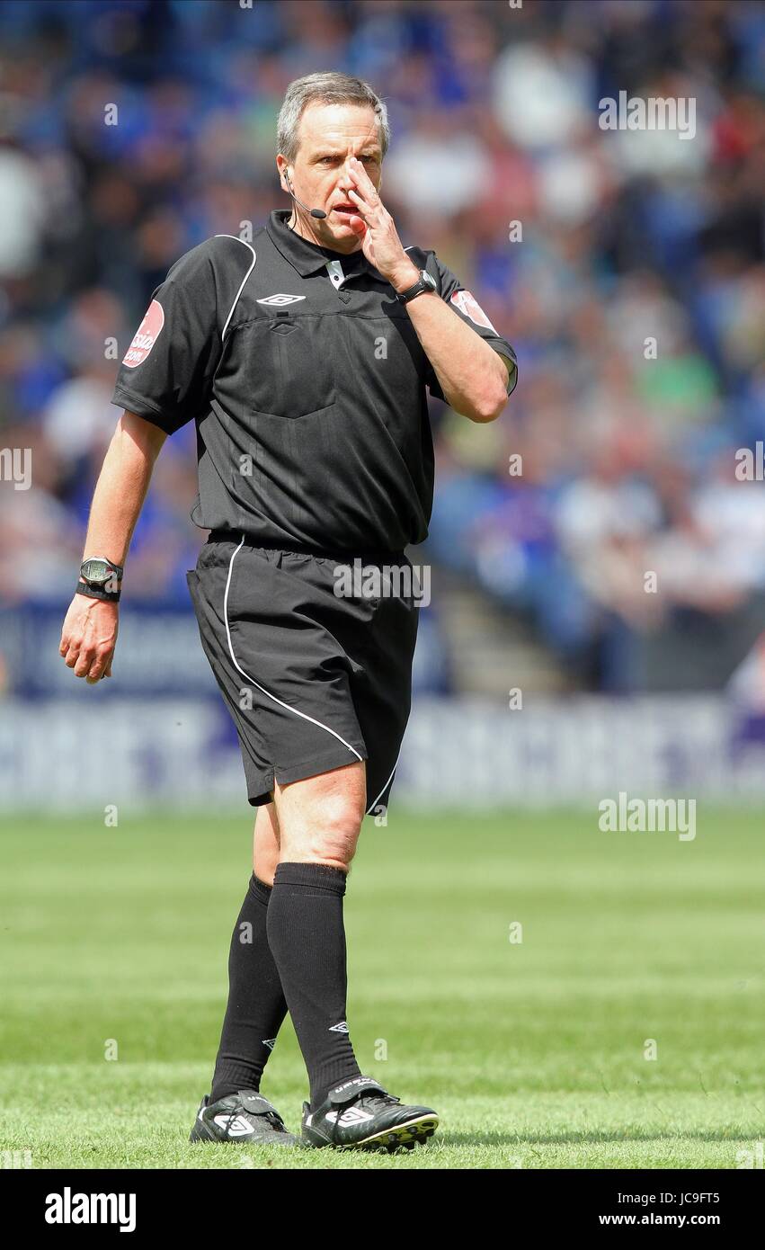 ALAN WILEY PREMIERSHIP REFEREE PREMIERSHIP REFEREE WALKERS STADIUM ...