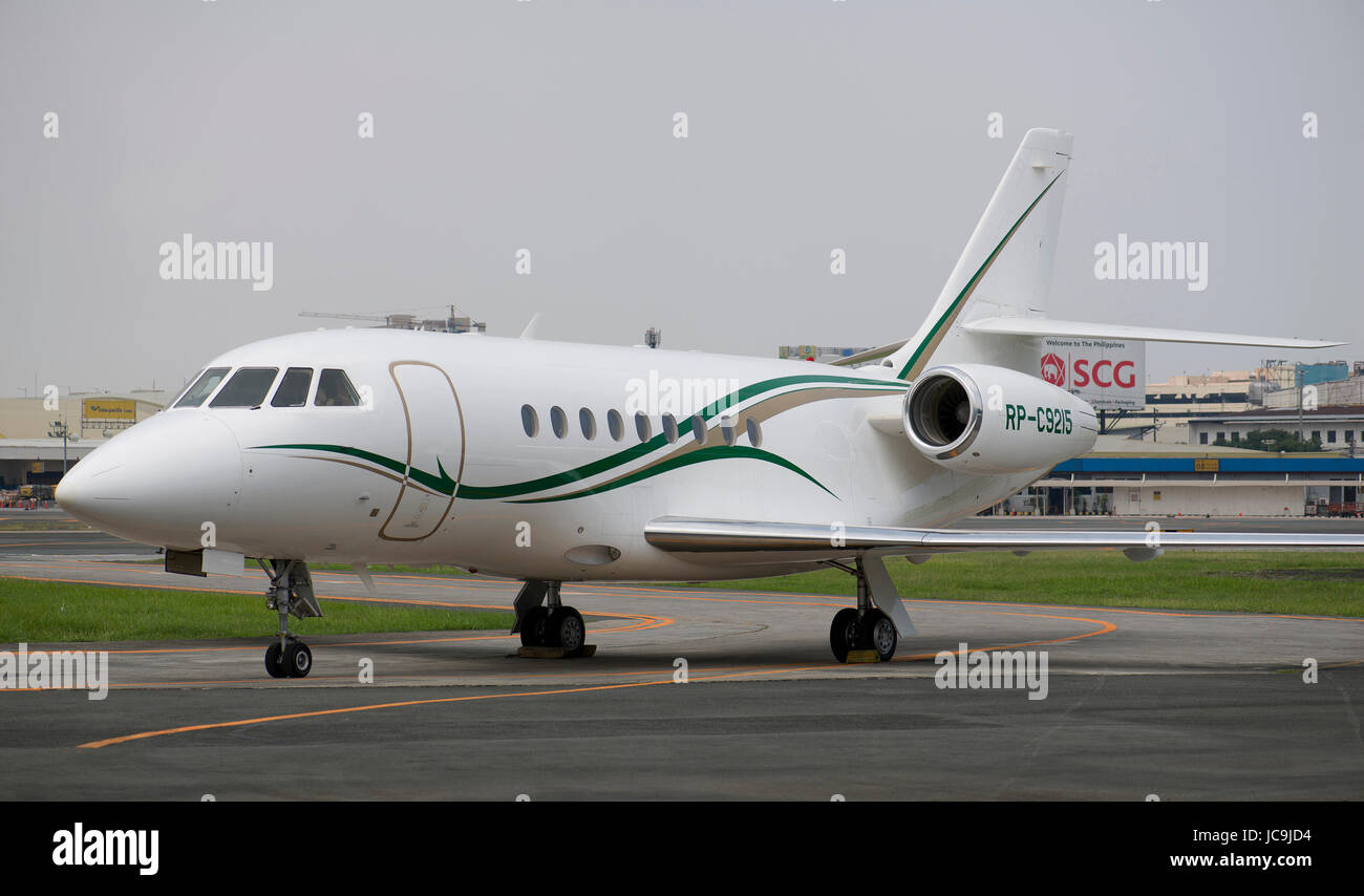Dassault Falcon 2000 corporate jet aircraft, Manila airport ...