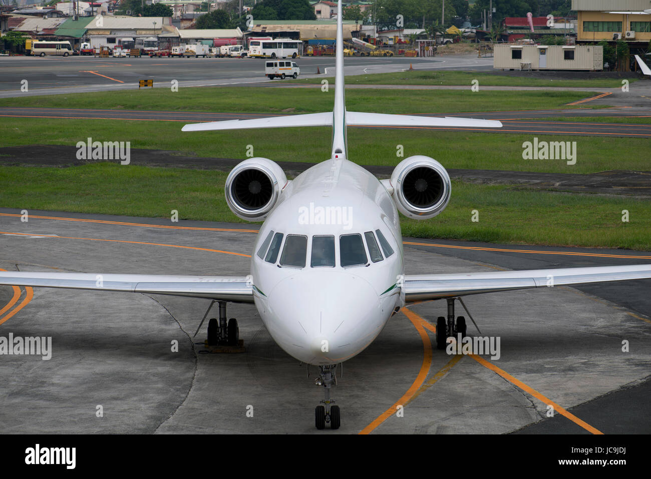 Dassault Falcon 2000 corporate jet aircraft, Manila airport ...