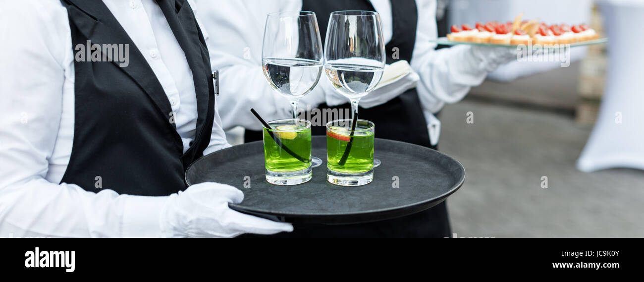 Waiters in uniform hi-res stock photography and images - Alamy