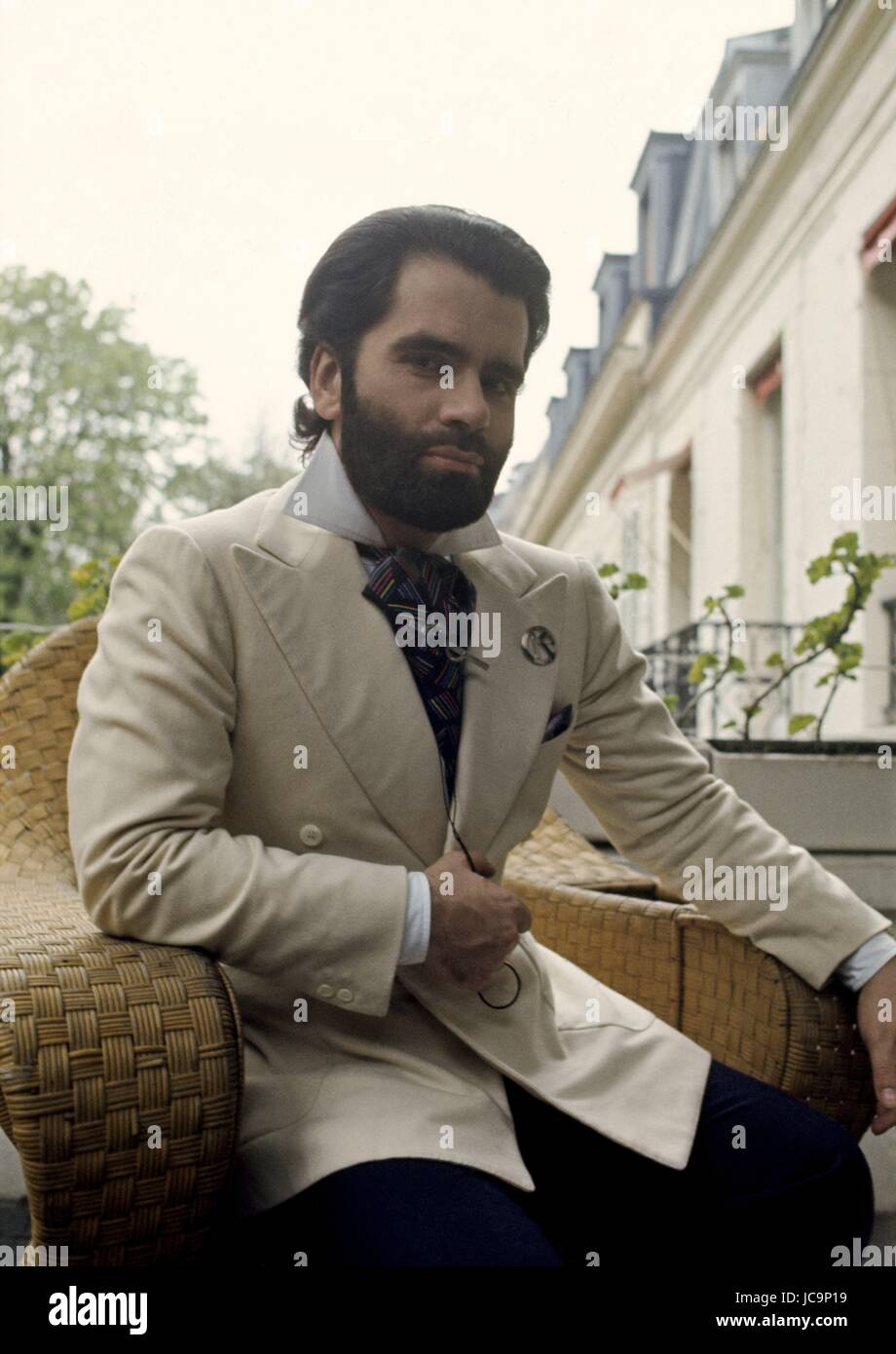 German fashion designer Karl Lagerfeld posing in his appartment located ...