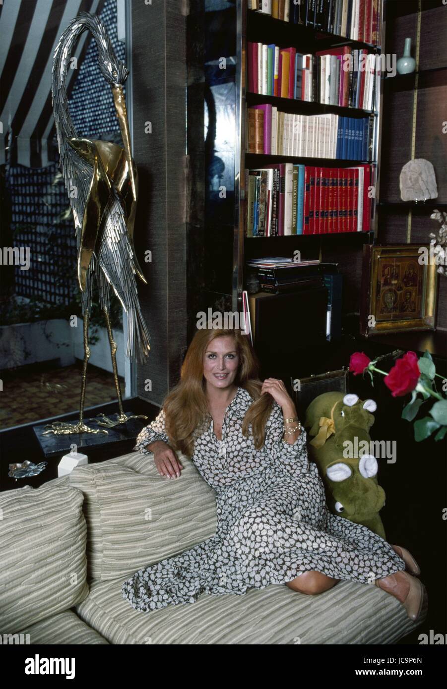 French singer Dalida posing in her house located 11bis rue d'Orchampt ...