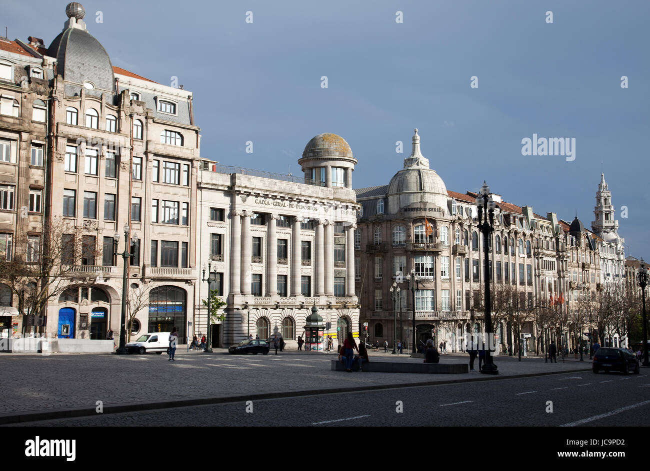 Aliados avenue in porto hi-res stock photography and images - Alamy