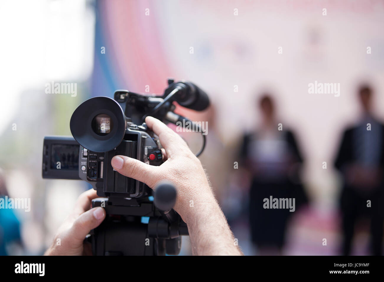 Tv camera recording newsroom hi-res stock photography and images - Alamy