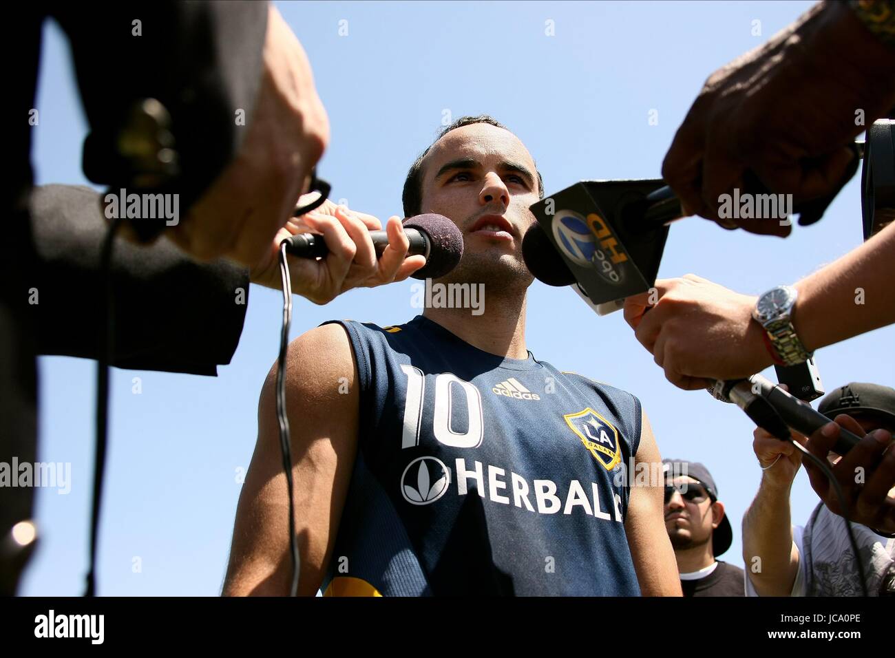 Landon donovan la galaxy celebrates hi-res stock photography and images ...