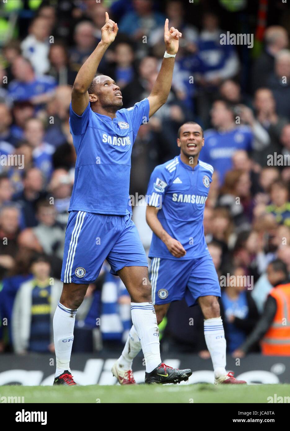 DIDIER DROGBA CELEBRATES CHELSEA FC STAMFORD BRIDGE LONDON ENGLAND 09 ...