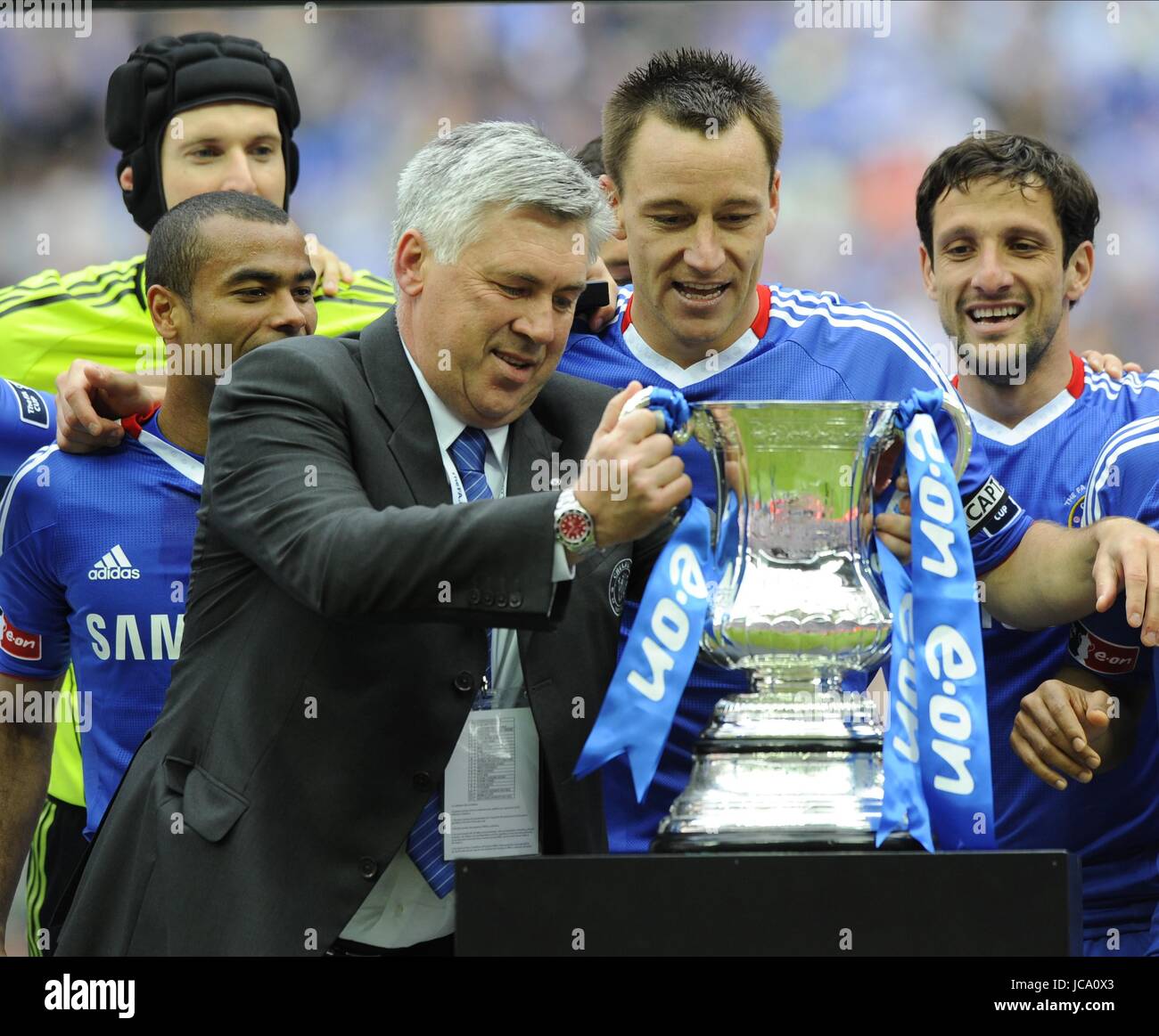CARLO ANCELOTTI PLACES THE FA CHELSEA FC MANAGER WEMBLEY STADIUM LONDON ...