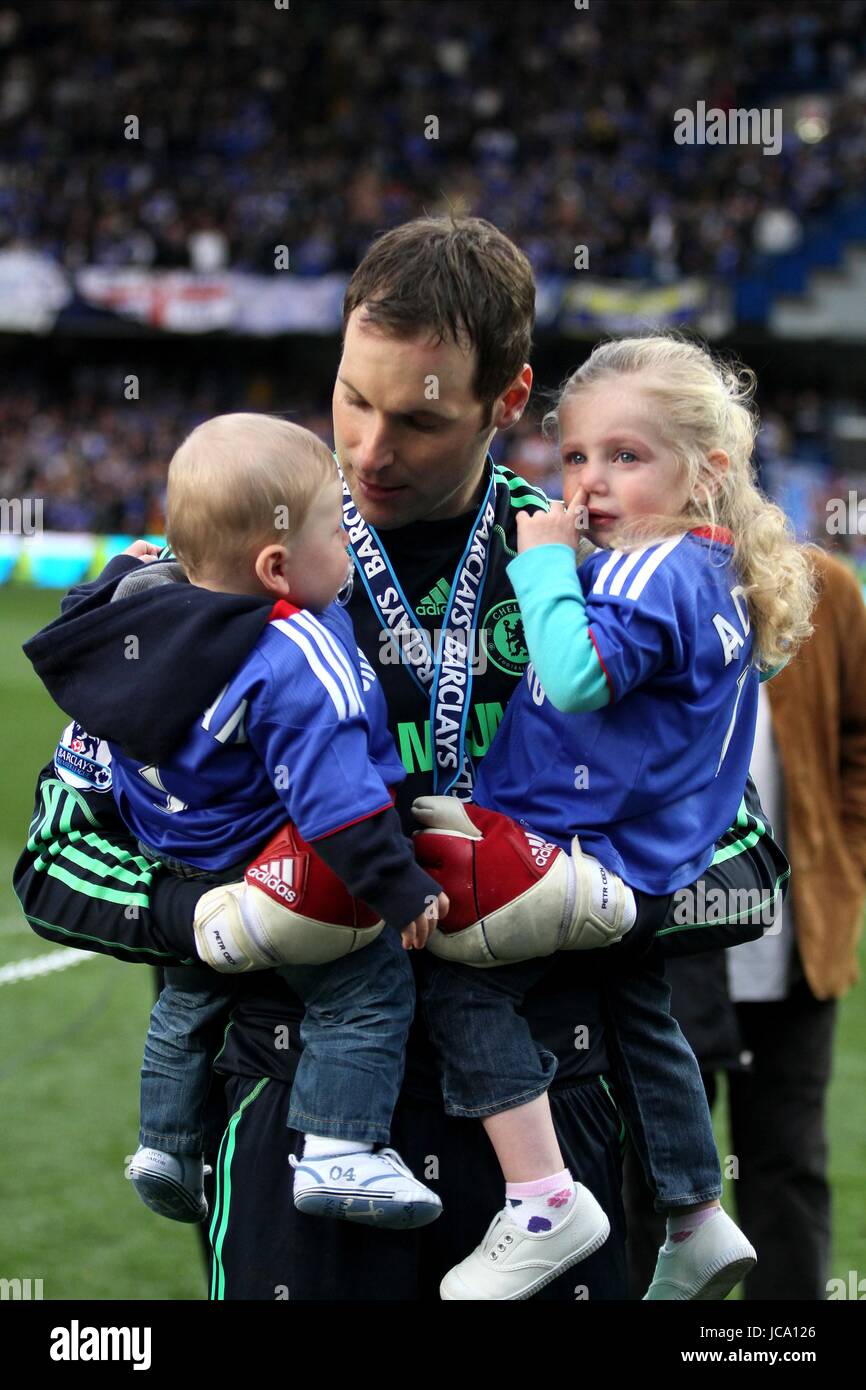 PETR CECH & DAUGHTER ALELKA GOALKEEPER & FAMILY CHELSEA GOALKEEPER ...