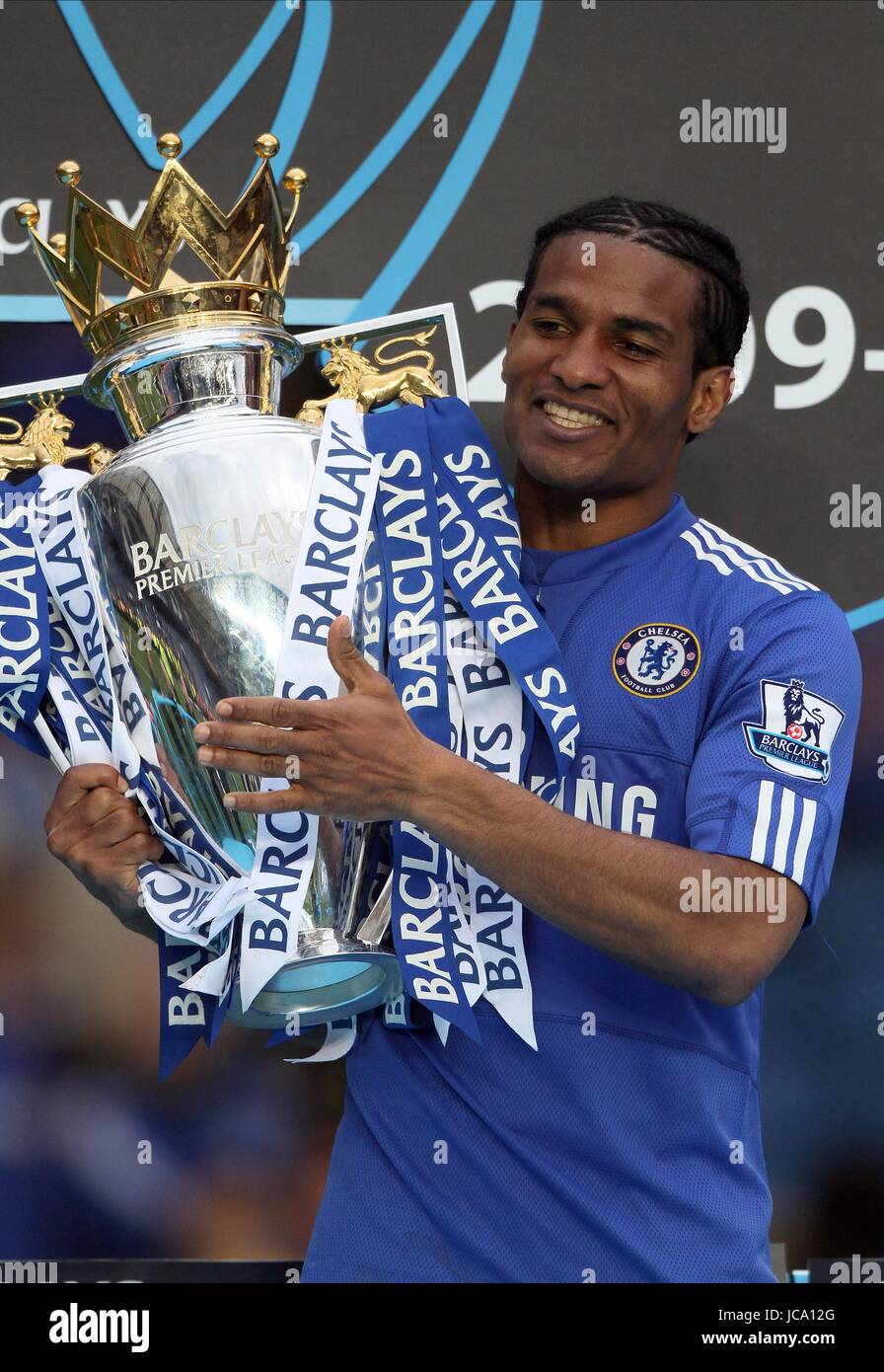 Malouda chelsea trophy hi-res stock photography and images - Alamy