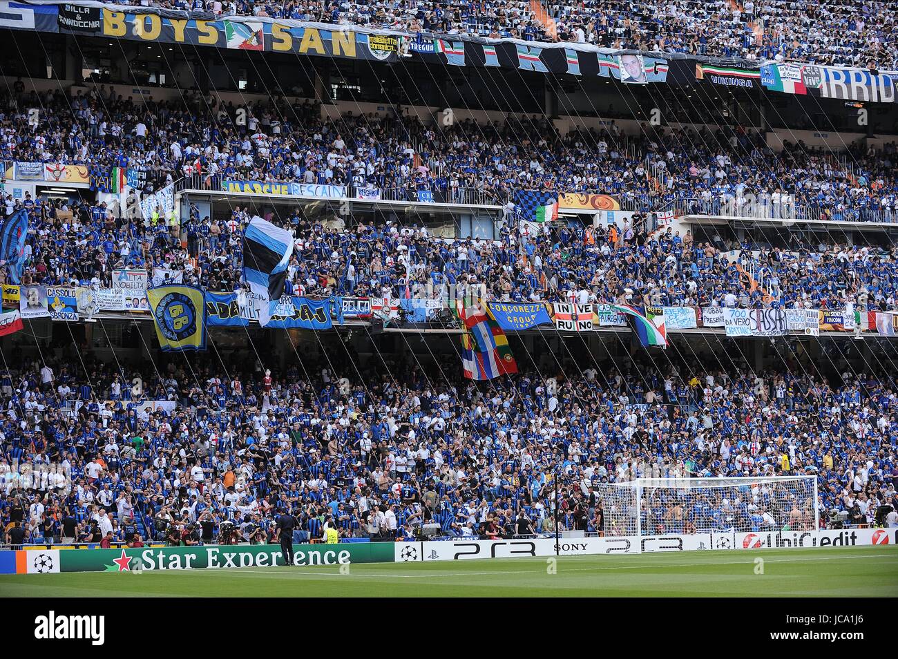 Inter fans hi-res stock photography and images - Alamy