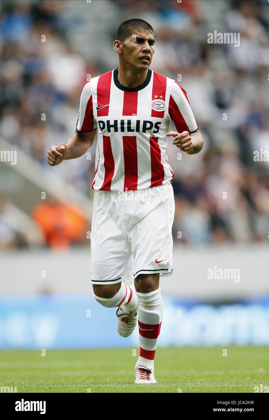 CARLOS SALCIDO PSV EINDHOVEN PSV EINDHOVEN ST.JAMES PARK NEWCASTLE ...
