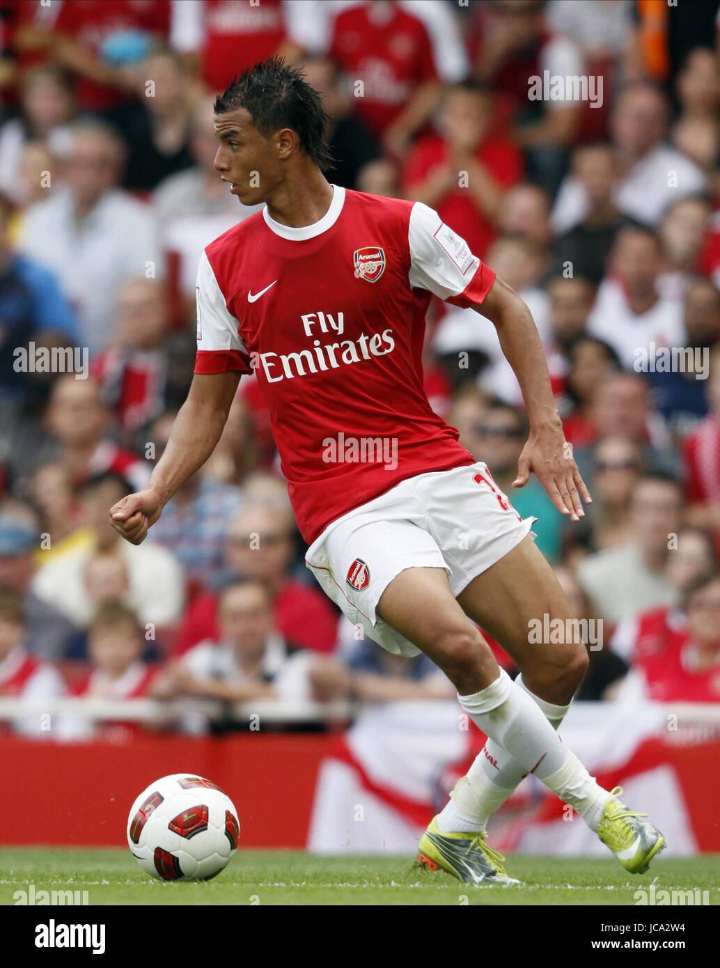 Marouane chamakh arsenal hi-res stock photography and images - Alamy