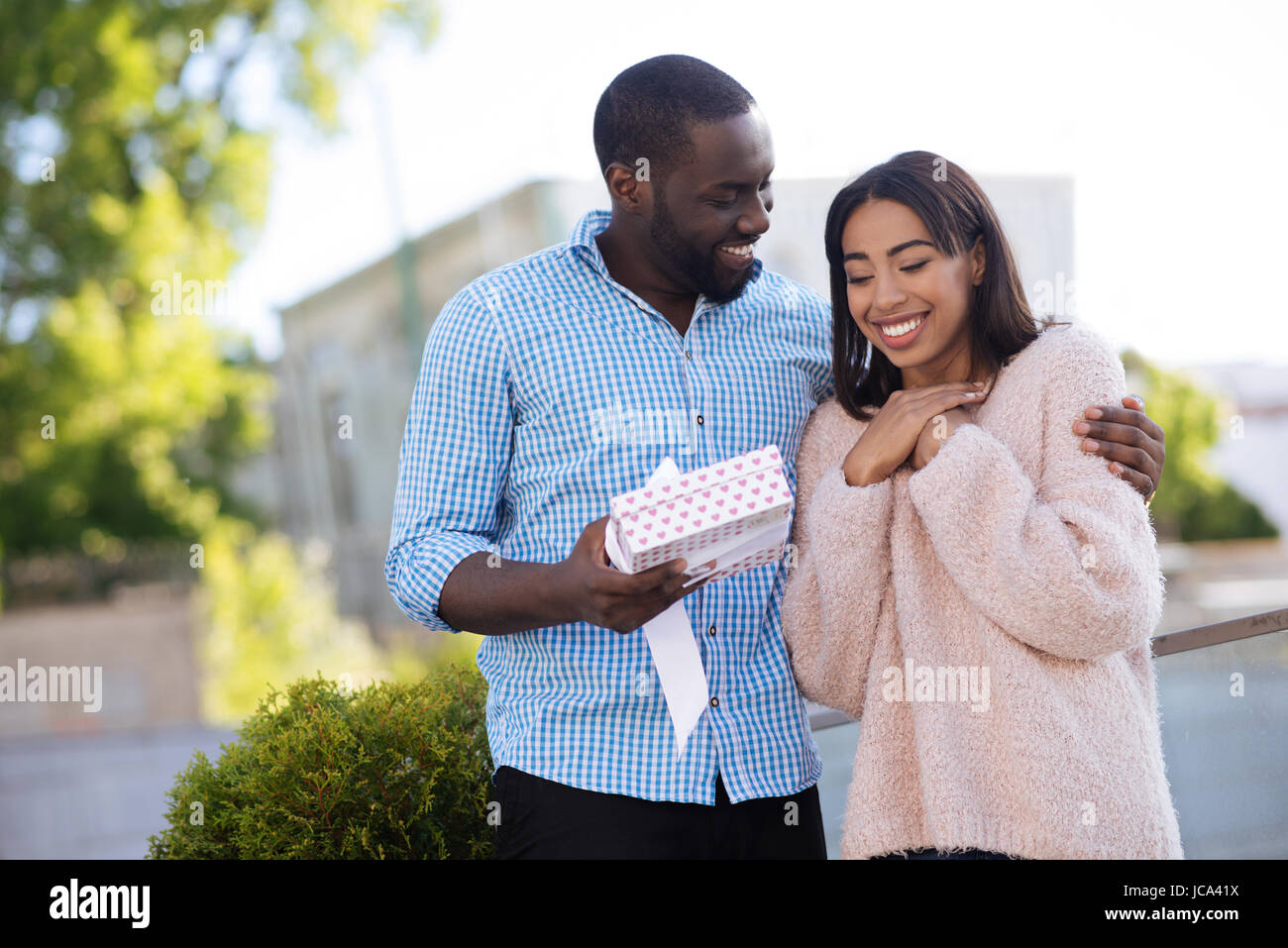 Guy receiving hi-res stock photography and images - Alamy