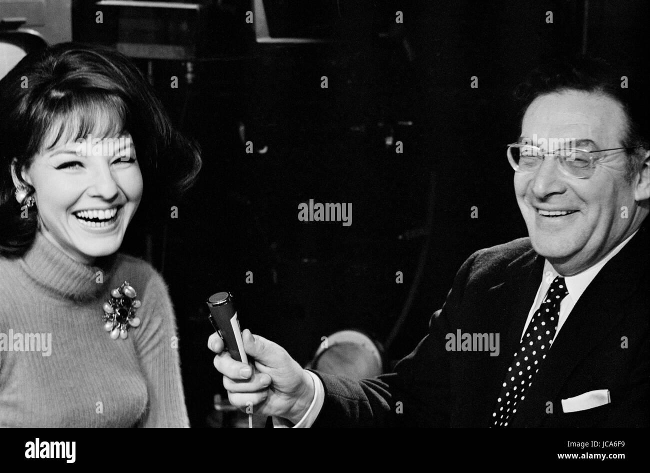 Denise Fabre being interviewed by Léon Zitrone for the magazine 'Jours ...