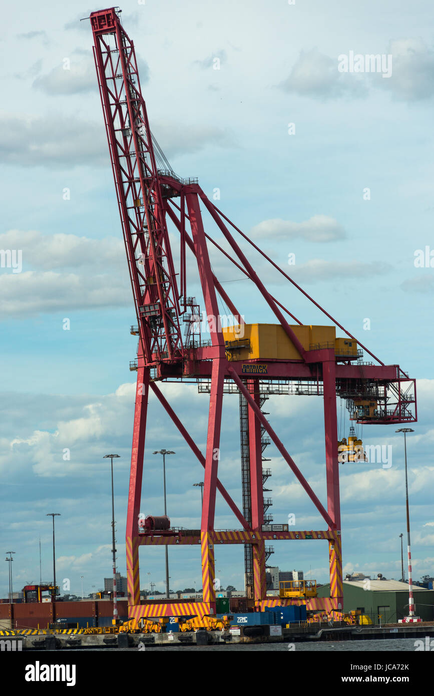 Shipping Industry / Container quayside cranes in the Port of Melbourne ...
