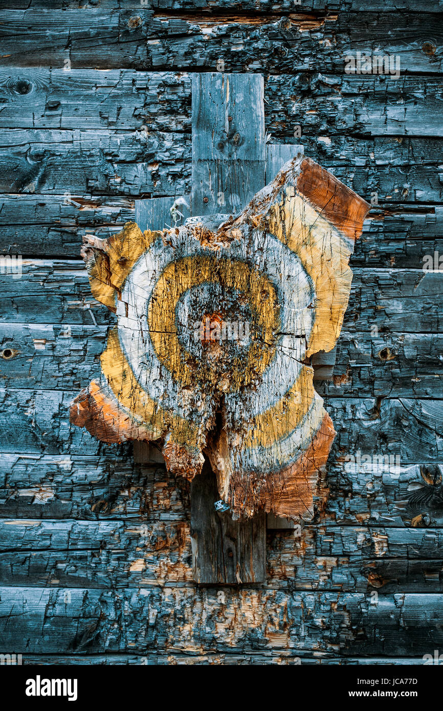 Target wood hi-res stock photography and images - Alamy