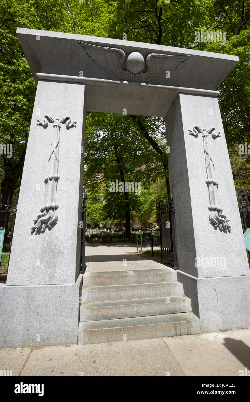 Gate entrance to cemetery hi-res stock photography and images - Alamy