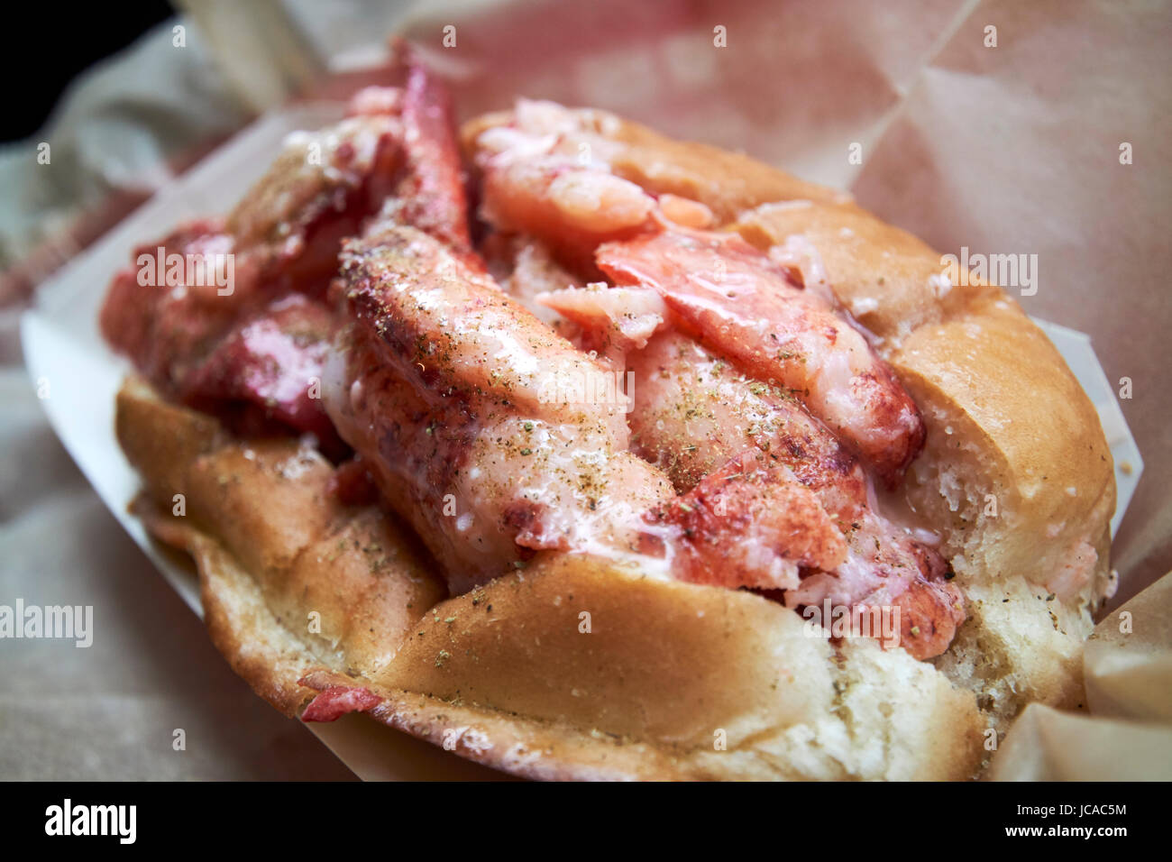 Lobster roll hi-res stock photography and images - Alamy