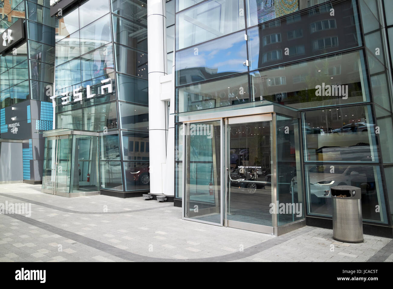 tesla car dealership Boston USA Stock Photo - Alamy
