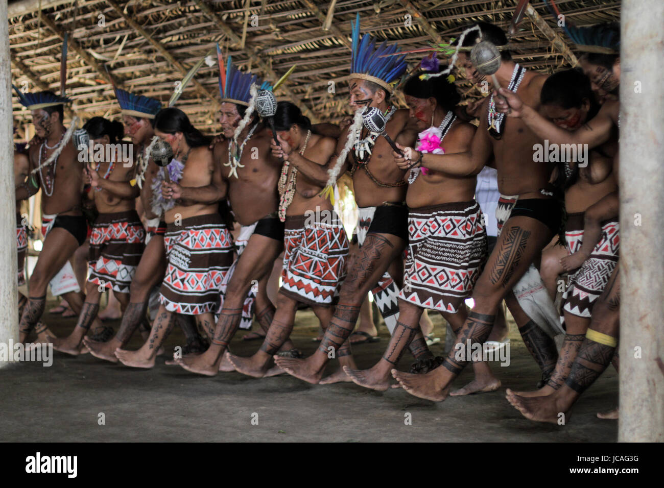 Amazon tribe dance hi-res stock photography and images - Alamy