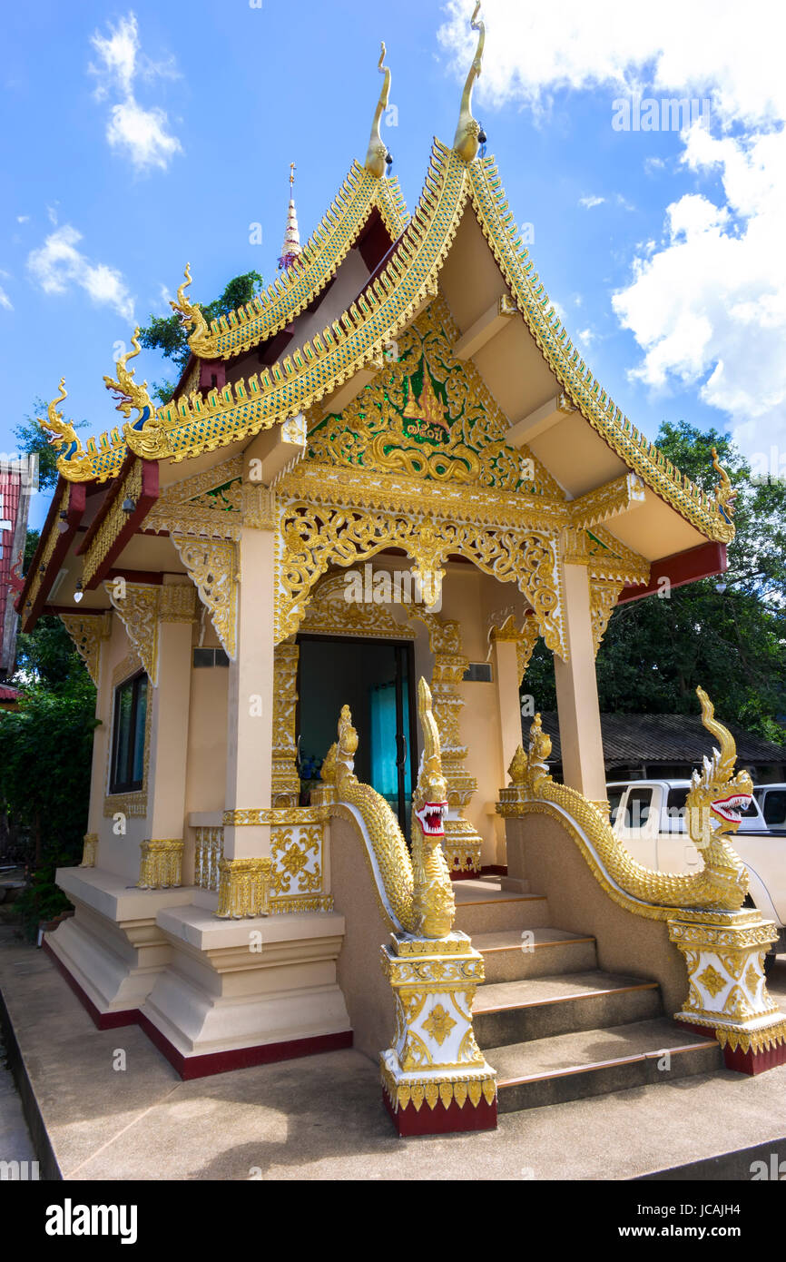 Wat Chiang Yuen Buildings - Chiang Rai, Temple in Northern Thailand ...