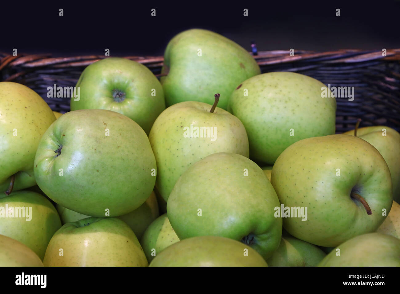 Golden delicious cultivar hi-res stock photography and images - Alamy
