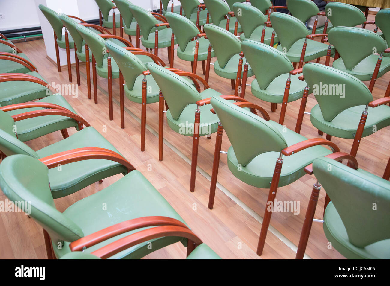 Press conference room empty seats hi-res stock photography and images ...