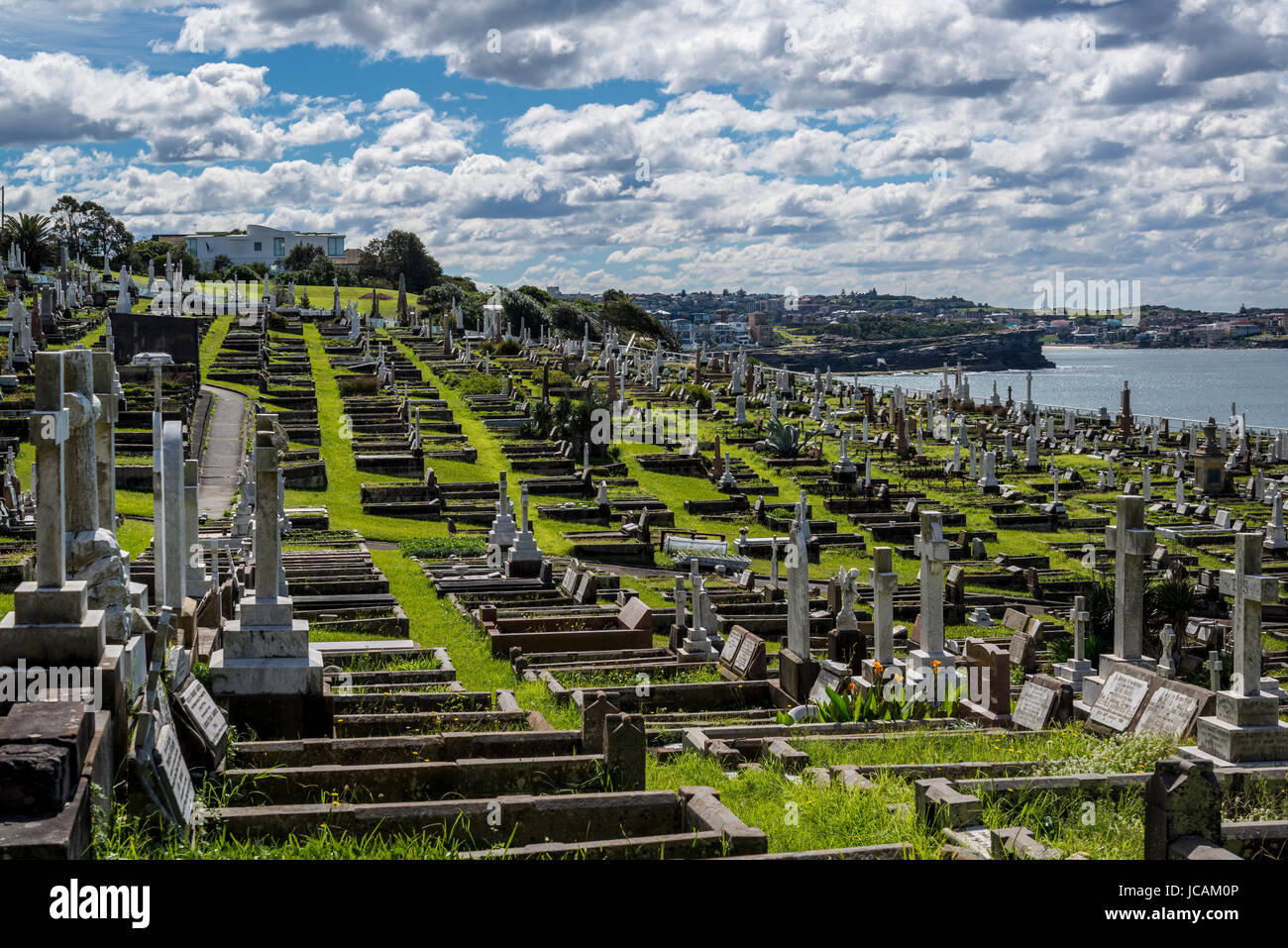 Sydney waverley ocean cemetery hi-res stock photography and images - Alamy