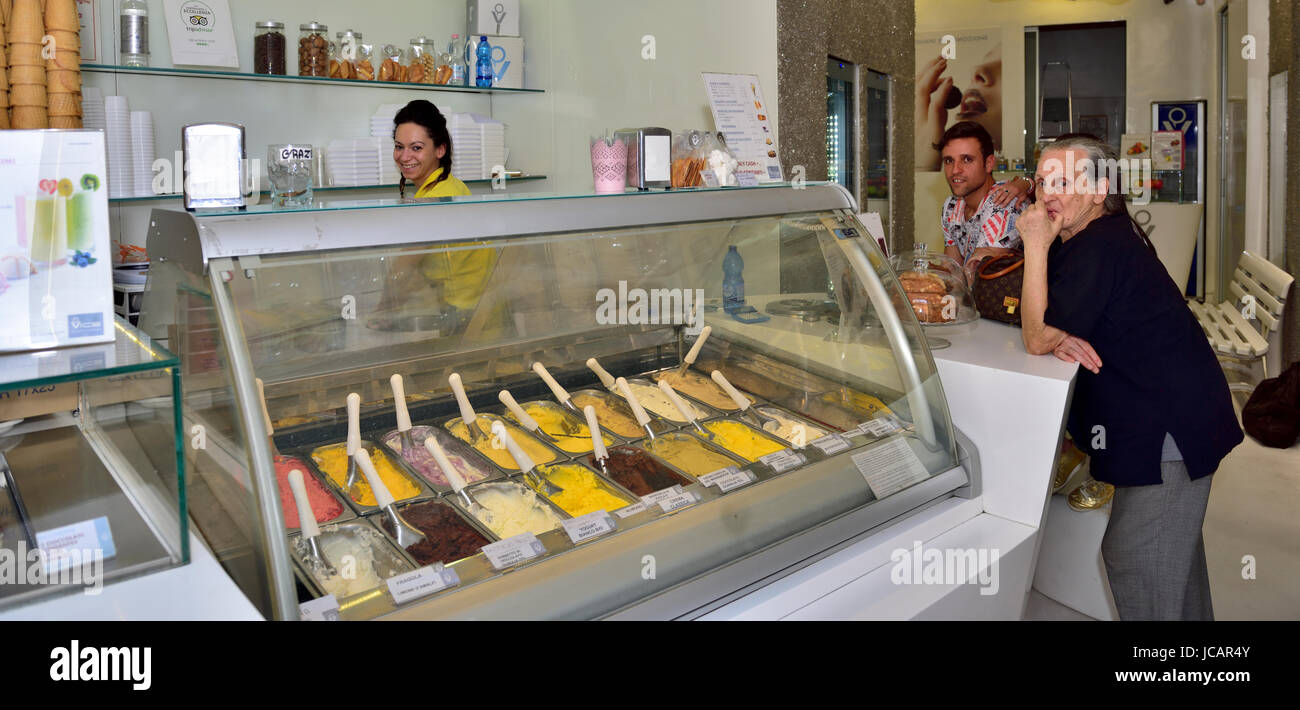 Inside ice cream parlour, Rome Stock Photo - Alamy