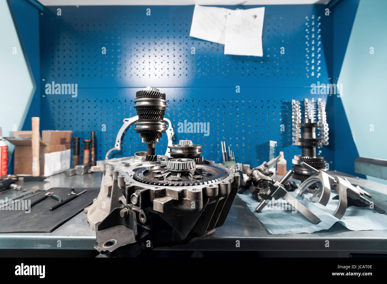 Cross-section of a car gearbox. mechanic work in the garage Stock Photo ...