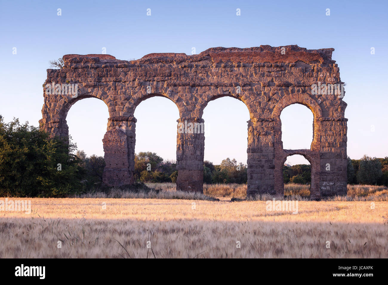 Majestic ruins hi-res stock photography and images - Alamy