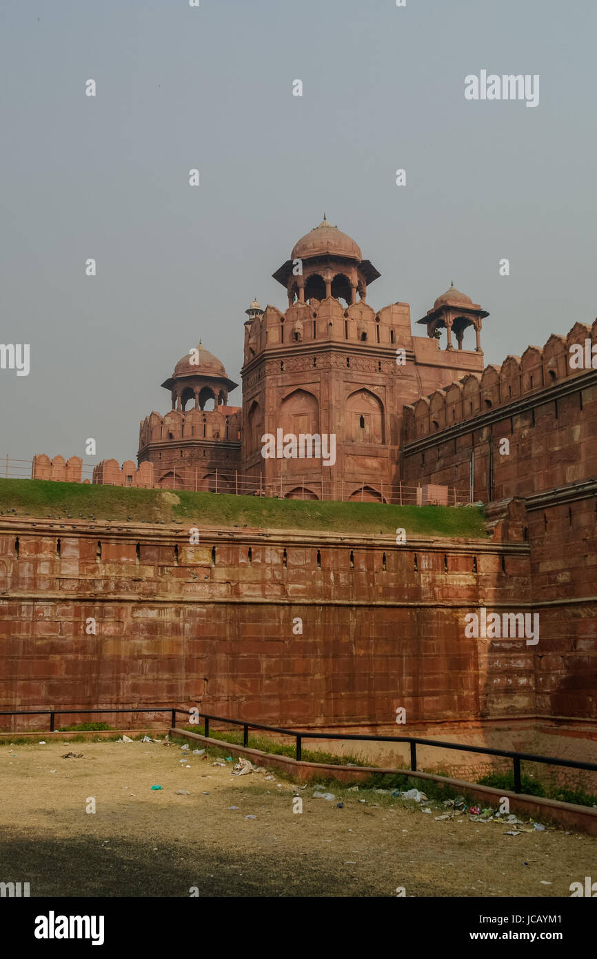 Walls and tower of Red Fort (Lal Qila) Delhi - World Heritage Site ...