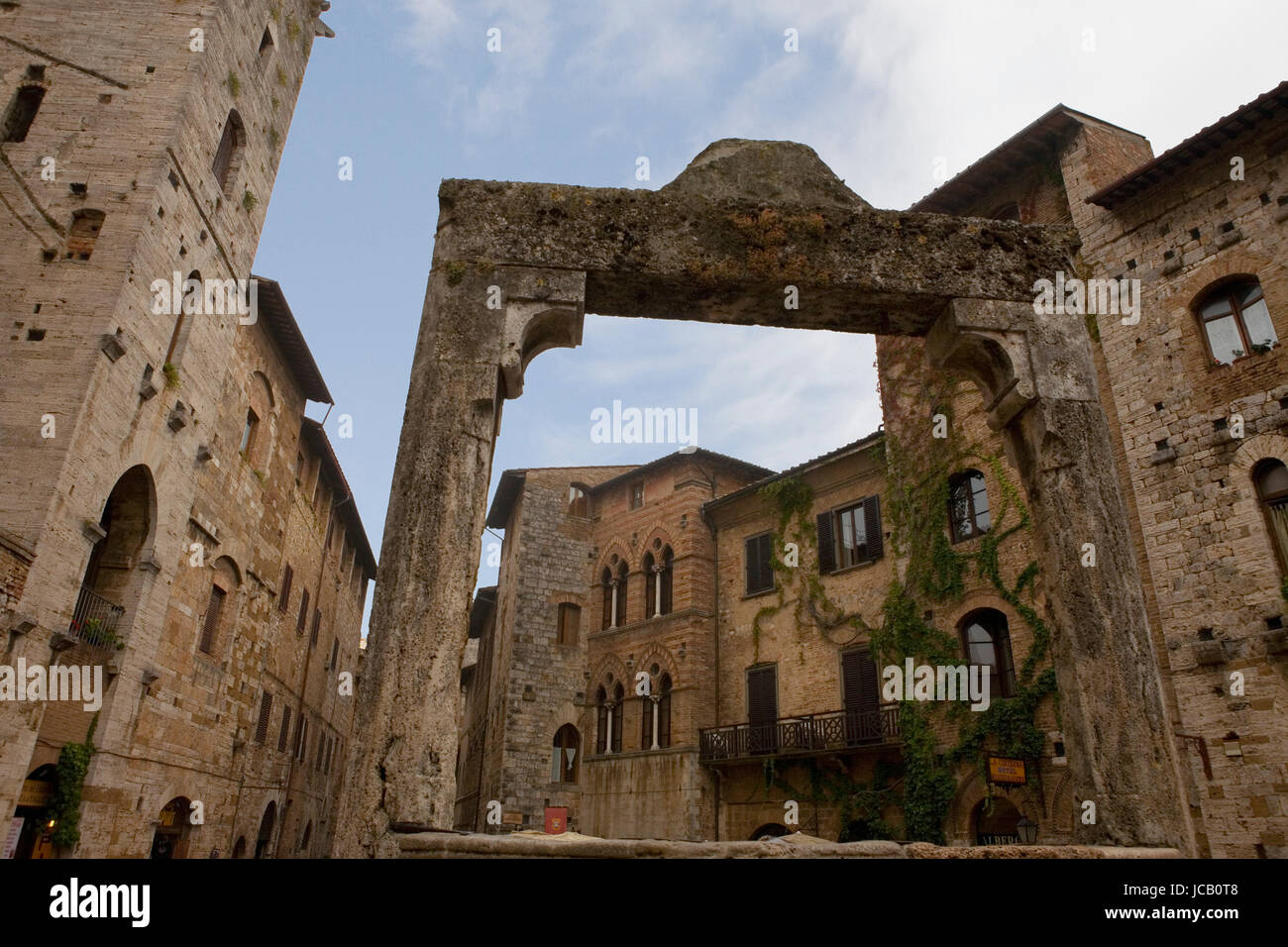 Wellhead tower hi-res stock photography and images - Alamy