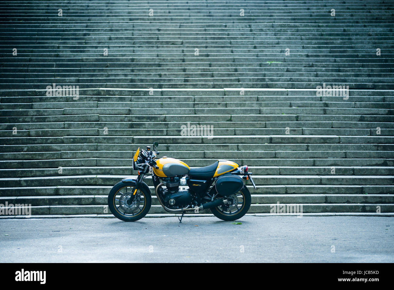 Twin triumph hi-res stock photography and images - Alamy