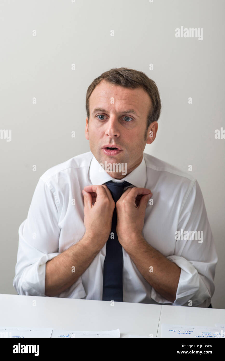 Portrait of Emmanuel Macron (politician) in his office (Montparnasse ...