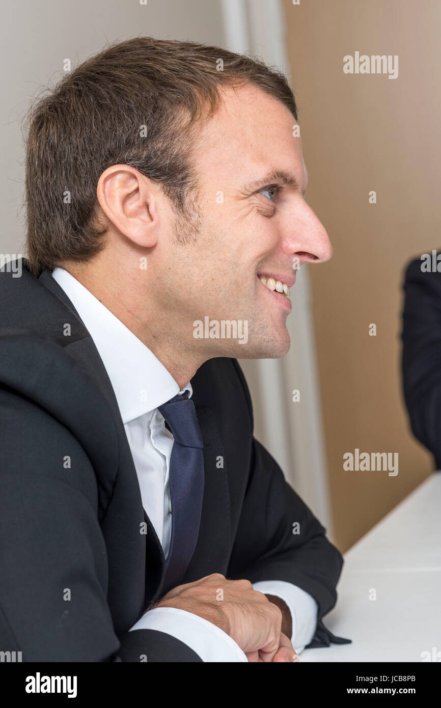 Portrait of Emmanuel Macron (politician) in his office (Montparnasse ...